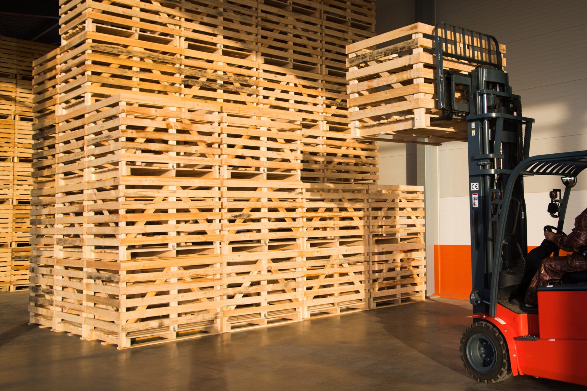 7 Tips When Using Wood Pallets For Storage And Shelving
